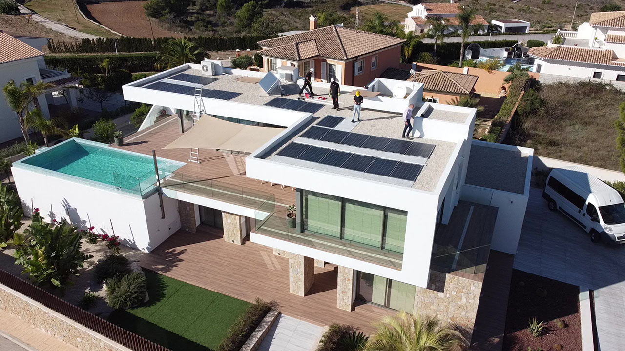 Placa solar fotovoltaica: flexible, ultra-ligera y estética – ATRAE